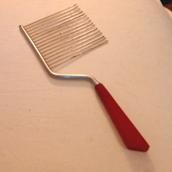 Kitchen | Vintage 192s 30s Red Bakelight Cake Slicer | Poshmark